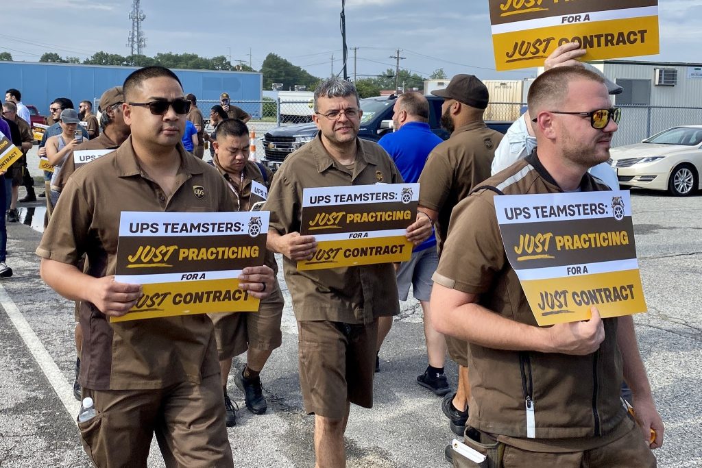 UPS, Teamsters talks collapse - PNG Worldwide, LLC (FMC OTI:024083NF)